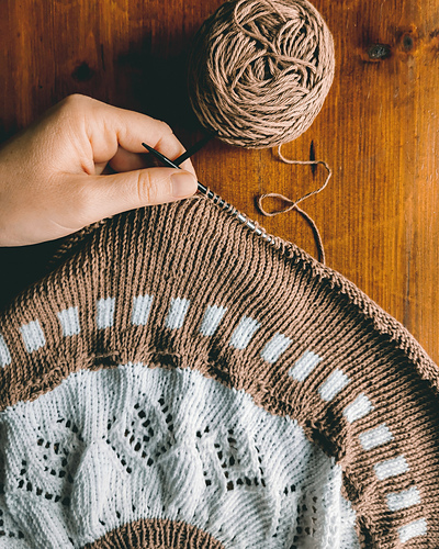 Ravelry: Pepita pattern by Knitting For Breakfast