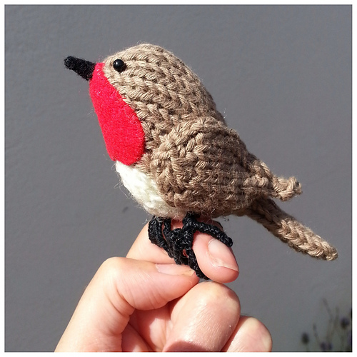Ravelry: Birds Robin pattern by Nicky Stewart