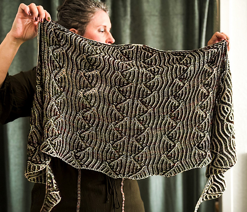 Ravelry: Samara pattern by Lesley Anne Robinson