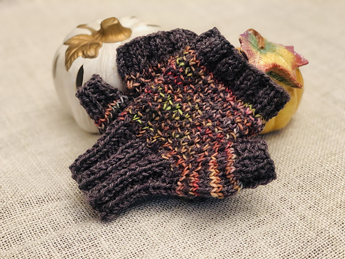Ravelry: Knitty Bitty mitts pattern by Susan Ashcroft