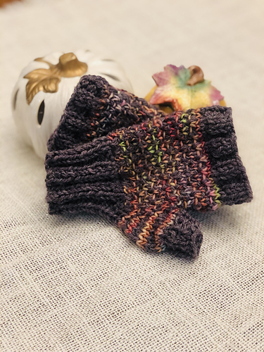 Ravelry: Knitty Bitty mitts pattern by Susan Ashcroft