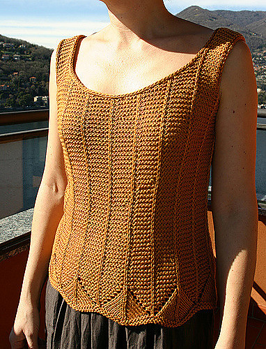 Ravelry: Etrusca Top pattern by Angela Hahn