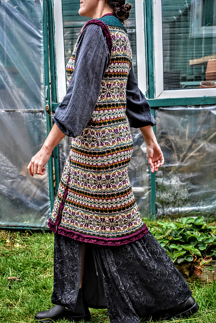 Ravelry: Thornlea pattern by Jennifer Beale