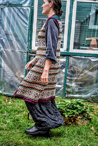 Ravelry: Thornlea pattern by Jennifer Beale