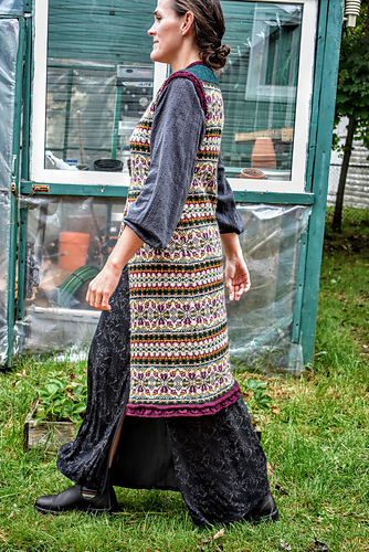 Ravelry: Thornlea pattern by Jennifer Beale