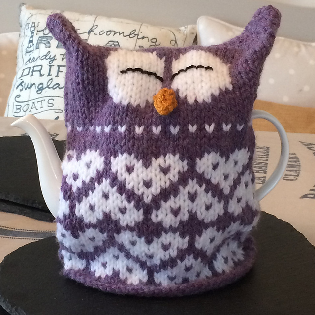 Ravelry: Owl Heart Tea Cosy pattern by Julie Richards