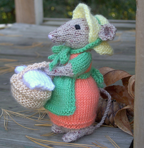 Ravelry: Harvest Mice pattern by Alan Dart