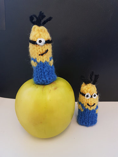 Ravelry: Minion Finger Puppet pattern by Isabelle Andréo