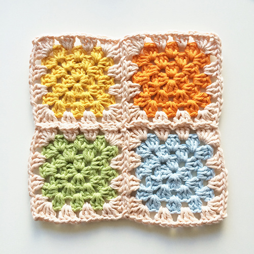 Ravelry: Simple Granny Square Potholder pattern by Aki M
