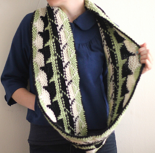 Ravelry: Chumash Cowl pattern by karinknits designs