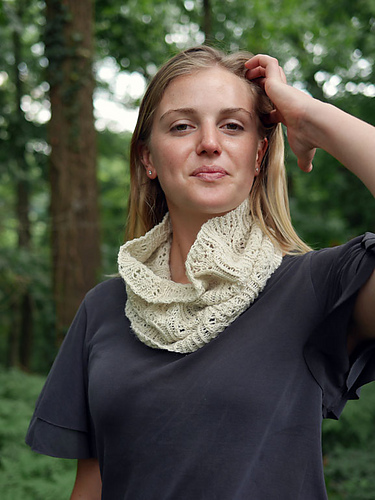 Ravelry: Nemes pattern by Anne Hanson