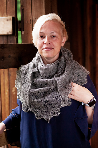 Ravelry: Lilac Season pattern by Anne Hanson