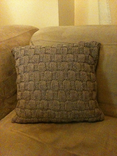 Ravelry: Cuddle up cushions pattern by Alex Lawson