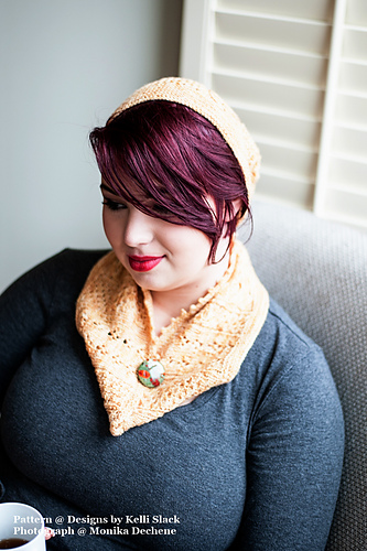 Ravelry: Honeybee Hat and Cowl pattern by Kelli Slack