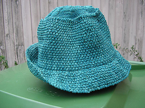 Ravelry: Moss Stitch Hat pattern by Louisa Harding