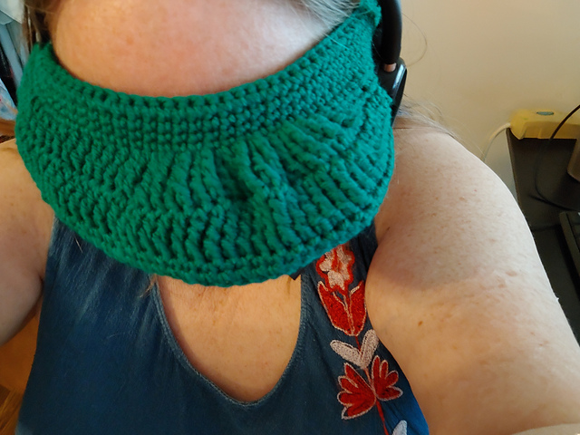 Ravelry: Sunglass/Eyeglass Visor pattern by Cheryl Oxsalida