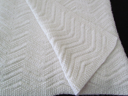 Ravelry: Upsy-Daisy Reversible Baby Blanket pattern by Krista Werbil