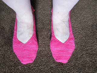 Ravelry: knittingchick50's Amanda's Ballet School Dropout Sockettes