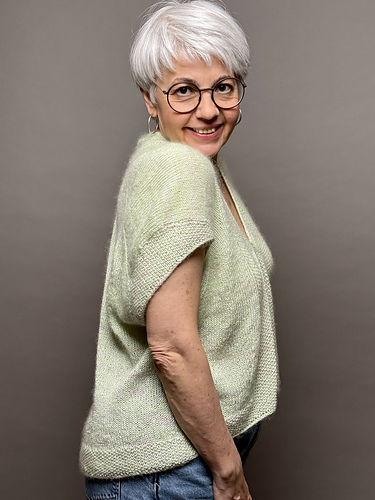 Ravelry: Kimono Top pattern by Dani Bauer