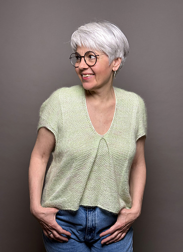 Ravelry: Kimono Top pattern by Dani Bauer