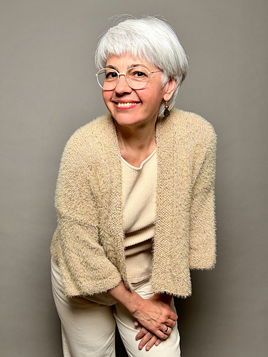 Ravelry: Kimono-Cardigan pattern by Dani Bauer