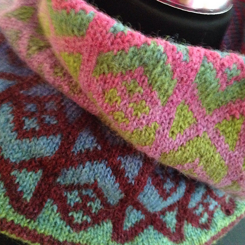 Ravelry: Kauni meets Kauni Cowl pattern by Marion Bulin