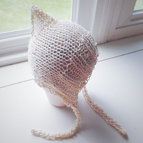 Ravelry: Pixiebell Bonnet pattern by Knitting Pretty {on the farm}