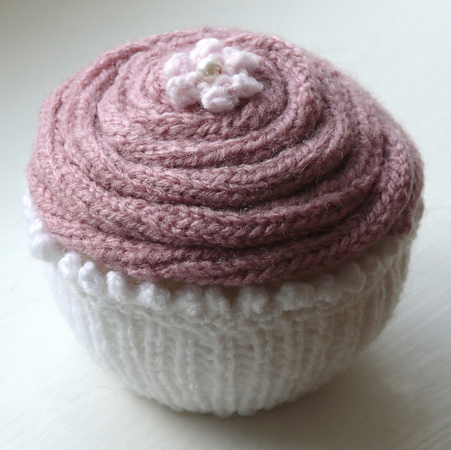 Ravelry: Jumbo Iced Cupcake pattern by Knitting Revolution