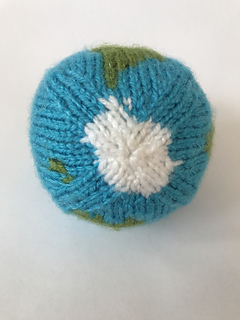 Ravelry: Medium Knitted Globe pattern by Ruth Haydock