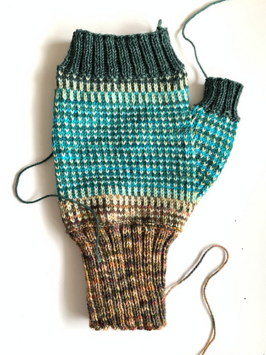 Ravelry: Rocket Mittens pattern by Jesie Ostermiller