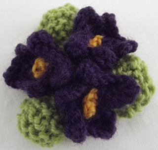 Ravelry: Knit a flower - african violet pattern by Suz KnittyKits