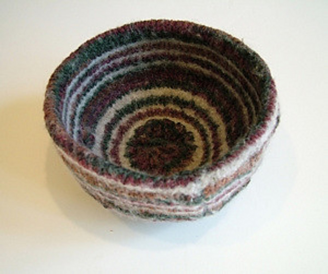 Ravelry: Felted Bowl pattern by knitvana