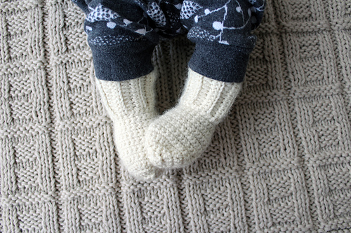 Ravelry: Alpaca socks for newborn pattern by Alisa Abrashkina