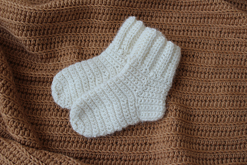 Ravelry: Alpaca baby socks pattern by Alisa Abrashkina