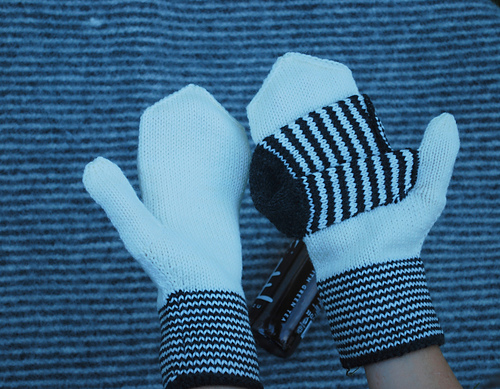 Ravelry: Beer mittens and butt cushion pattern by Julie Berg