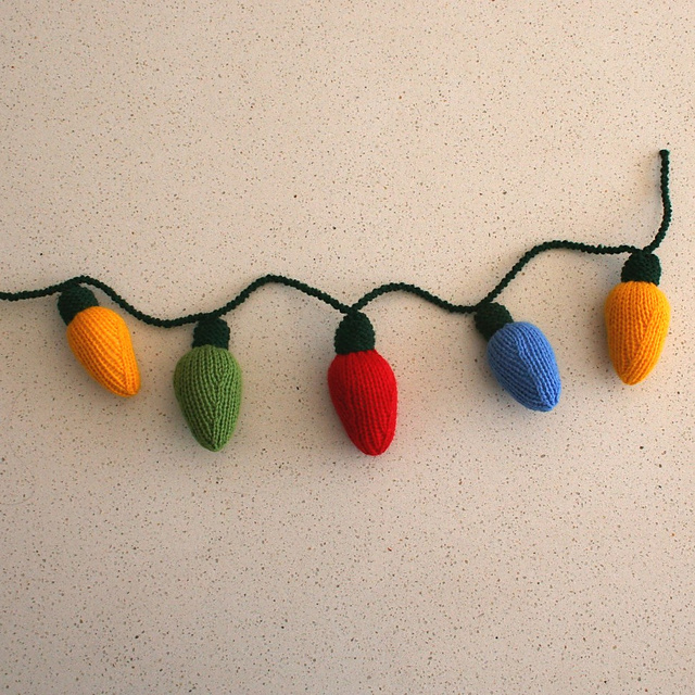 Ravelry: Christmas Lights pattern by Amalia Samios