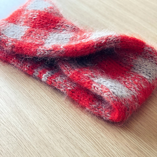 Ravelry: Upbeat Cowl pattern by Rievive