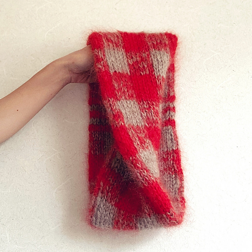 Ravelry: Upbeat Cowl pattern by Rievive