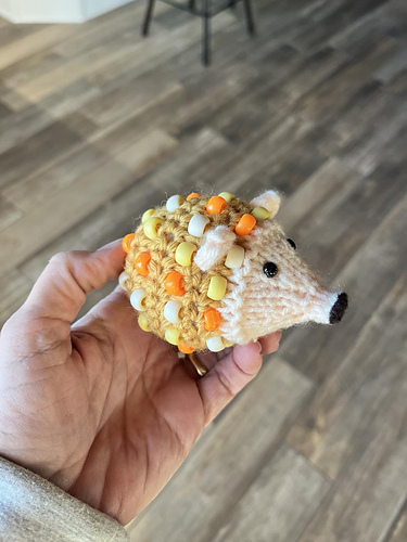 Ravelry: Beaded Hedgehog Fidget pattern by Kris Basta - Kriskrafter, LLC