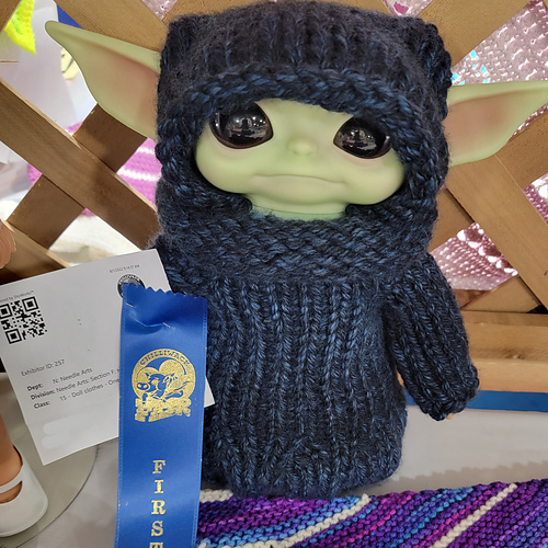 Ravelry: Baby Yoda Robe Pouch with Hood pattern by Clover Castle