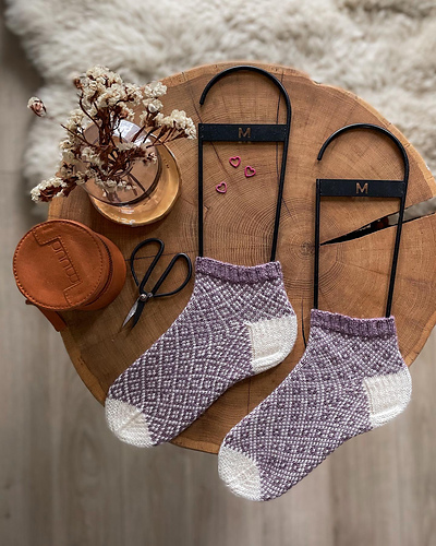 Ravelry: Onion Socks pattern by Karolina Adamczyk