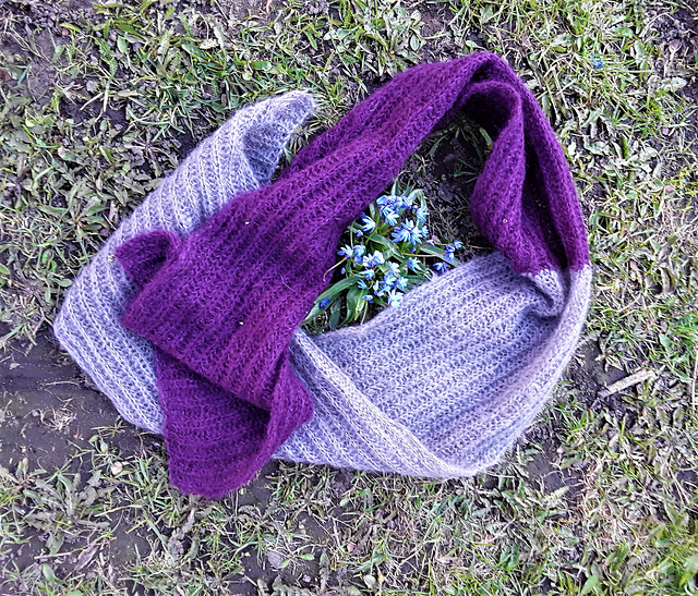 Ravelry: kuduja's Two colour scarf