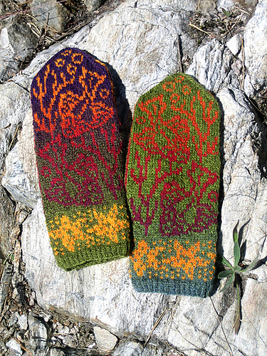 Ravelry: Freshwater Fish Mittens pattern by Natalia Moreva