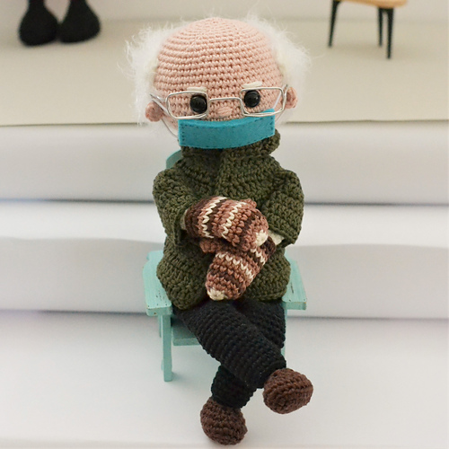 Ravelry: Bernie Sanders' inauguration mittens pattern by Natalia Manfré