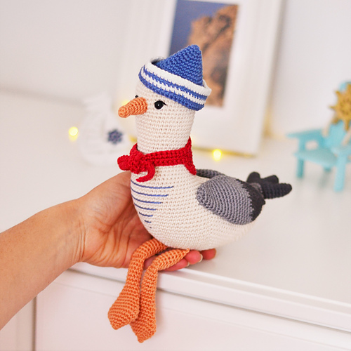 Ravelry: Mr. Seagull pattern by Natalia Manfré