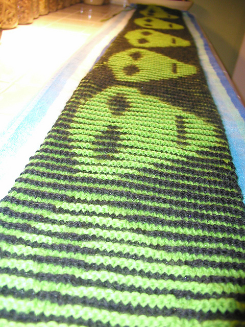 Ravelry: lacommon's Alien Illusion Scarf