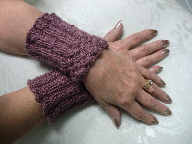 Ravelry: Single-Skein Lattice Cuff Bracelet Wristlets pattern by ...