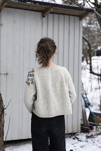 Ravelry: Aster pattern by Elena Solier Jansà