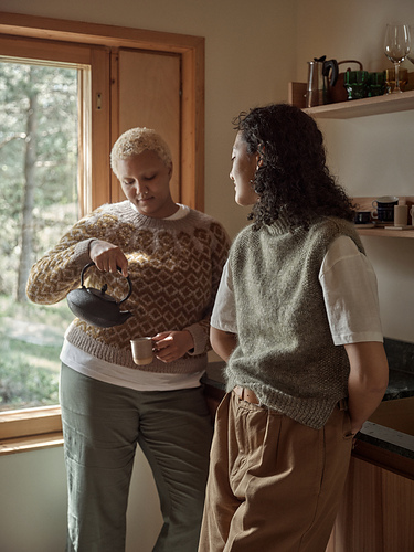 Ravelry: Helli pattern by Tiia Reho (@sysivilla)