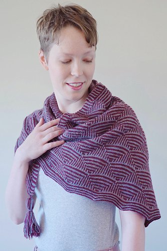 Ravelry: Alula pattern by Clare Lakewood